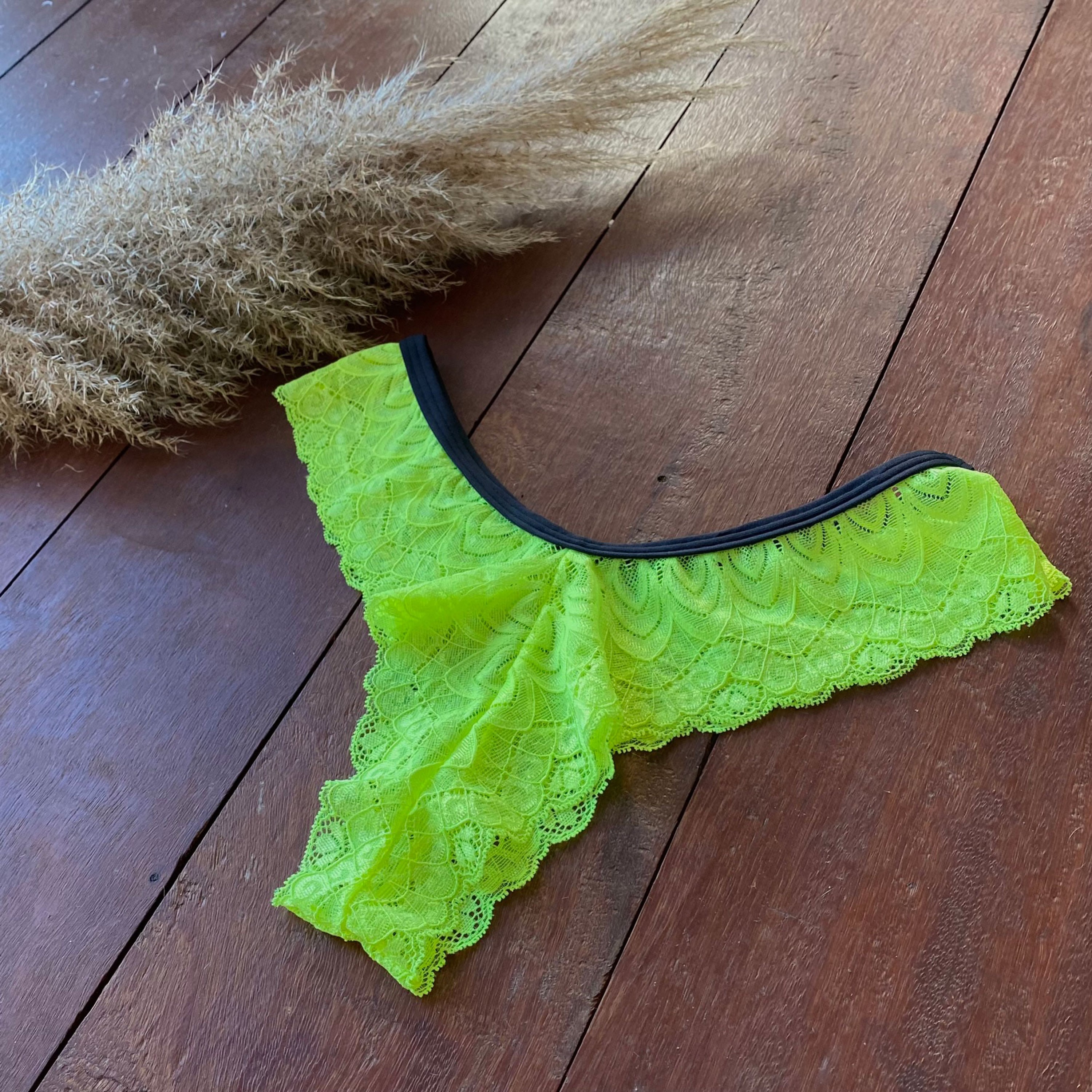 Conjunto de Renda com Bojo Amarelo Neon - Moving Fitness Wear