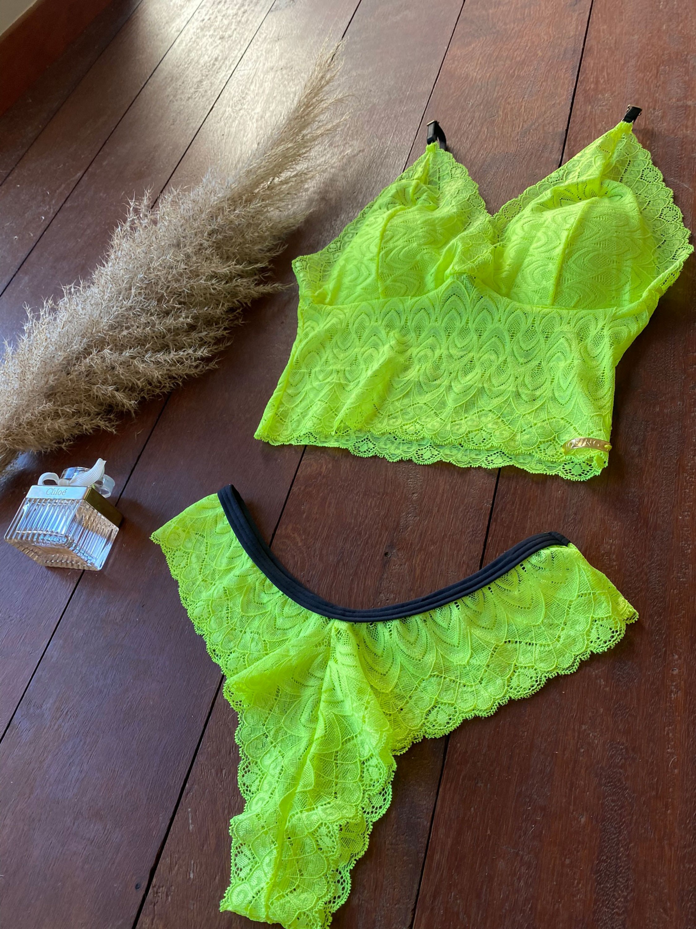 Conjunto de Renda com Bojo Amarelo Neon - Moving Fitness Wear